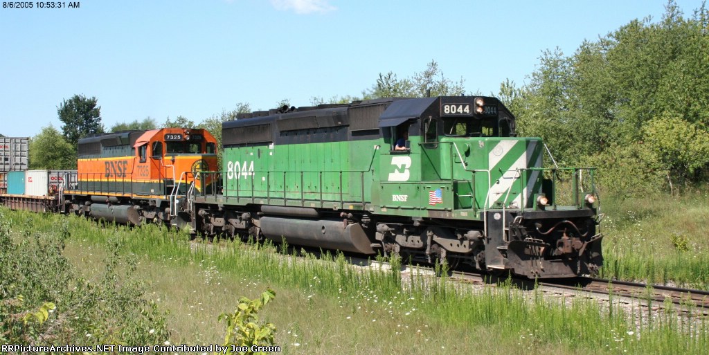 BNSF 8044